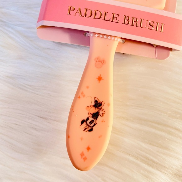 Disney | Accessories | Minnie Mouse Paddle Brush | Poshmark